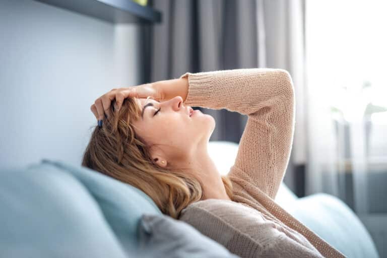 Cómo sentirte menos cansado durante el día. – Psicologistica